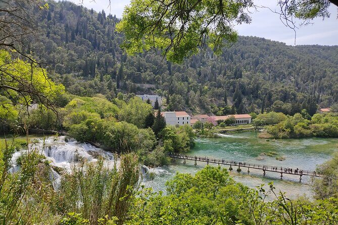 Private Roundtrip Transfer from Zadar to Krka National Park - FAQ
