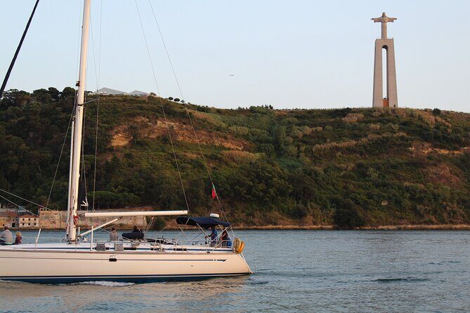 Private Sailboat Cruise with Barbecue and Drinks - Key Points