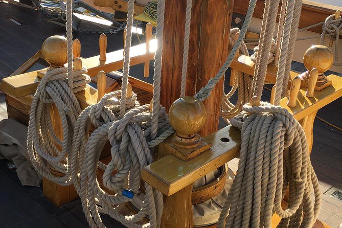 Private Sailing Tour -2 Hour (Up to 12 Passengers) - Key Points