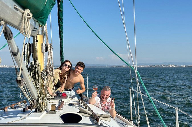 Private Sailing tour in Lisbon - Day Time, Sunset and Night - What Travelers Are Saying