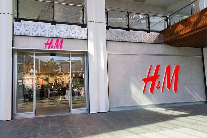 Private Shopping Tour from Melbourne Hotels to DFO South Wharf - Key Points