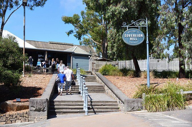 Private Shore Tour: Eumundi & Noosa Coastal from Brisbane - Tasting at St Annes Winery: Local Wines and Vibes