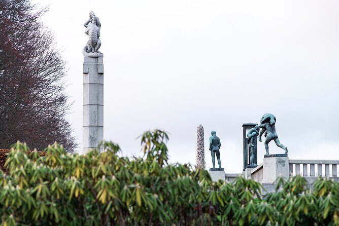 Private sightseeing in a Volvo XC 90 All inclusive museum/guiding - The Experience: What to Expect