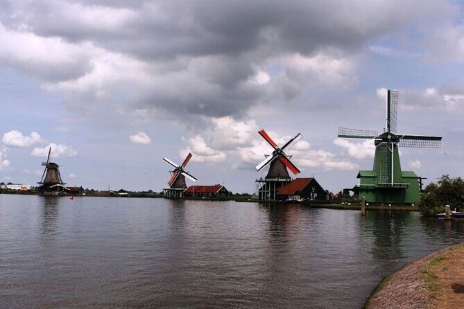 Private Sightseeing Tour to Windmills Cheese Farm and Volendam - An Honest Look at the Private Windmills, Cheese Farm, and Volendam Tour