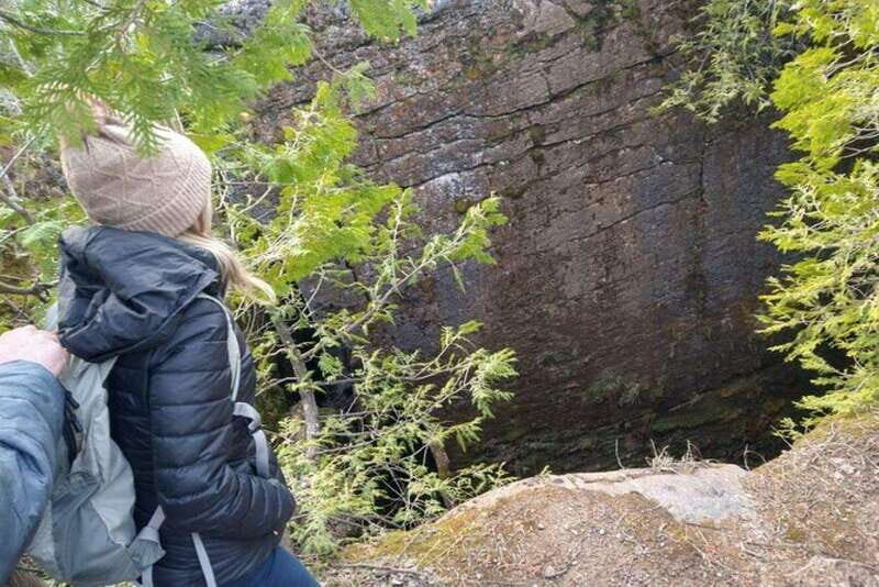 Private Singhampton Caves Hike - Collingwood/Blue Mountain - Exploring the Singhampton Caves Hike: An Authentic Ontario Experience