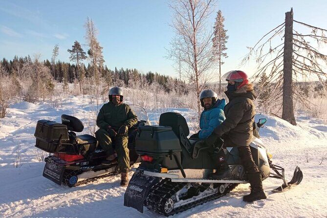 Private snowmobile day tours - Exploring the White Wilderness: A Review of Private Snowmobile Day Tours in Sweden