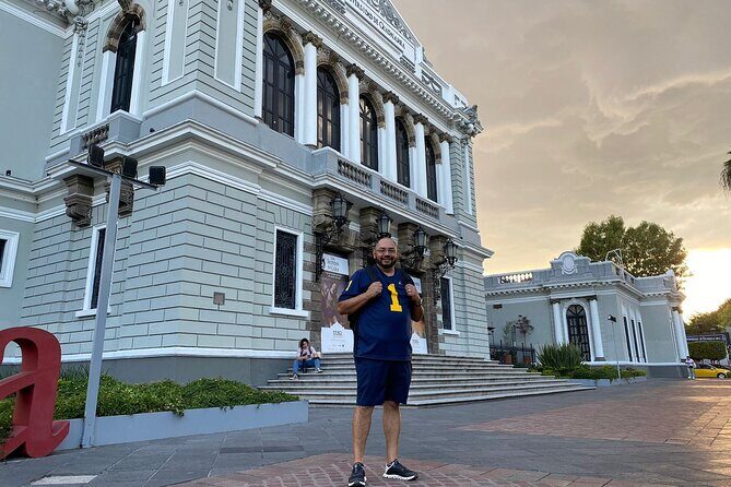 Private Street Food Tour and City Tour Guadalajara - Best Rated - Stop 4: Plaza Tapatía