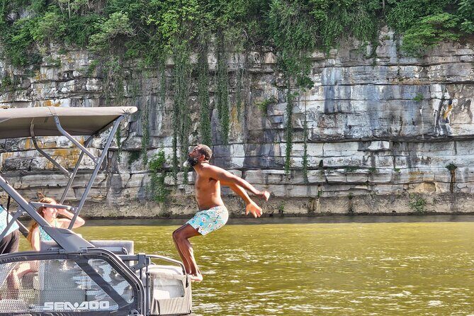 Private Sunset Cruise on the Tennessee River - A Close Look at the Experience