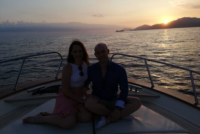 Private Sunset Cruise with Prosecco Onboard - An In-Depth Look at the Experience