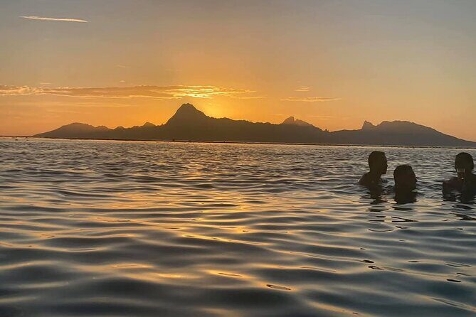 Private sunset in Tahiti - marriage proposal or celebration - Key Points