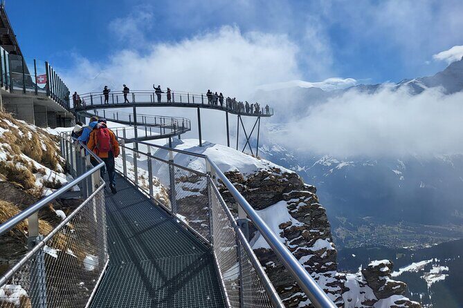 Private Swiss Alps Tour Lauterbrunnen, Villages, lakes Waterfalls - FAQ