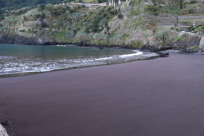 Private Tailored tour to the West in a 4WD. No shared groups! - Key Points