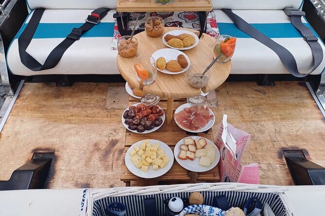 Private tapas tuk tuk tour through Lisbon - FAQs