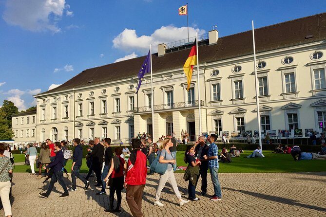 Private Taxi Tour City East & West History and Architecture 3-4h - Stop: Kurfürstendamm & Western Splendor