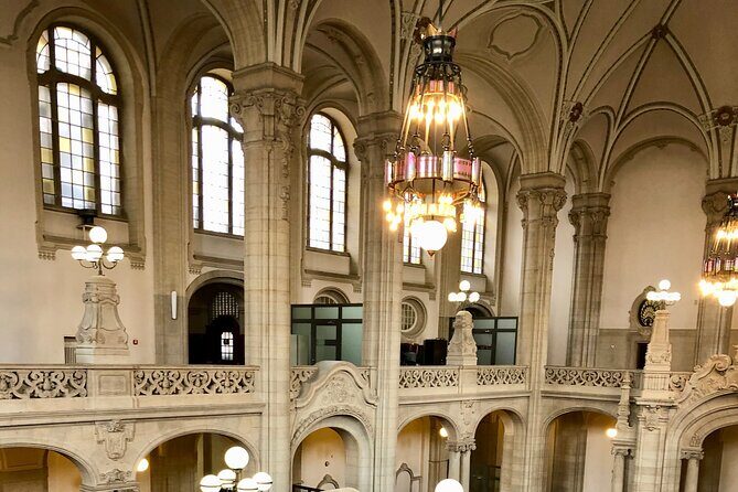 Private Taxi Tour City East & West History and Architecture 3-4h - Stop: Kaufhaus des Westens (KaDeWe)