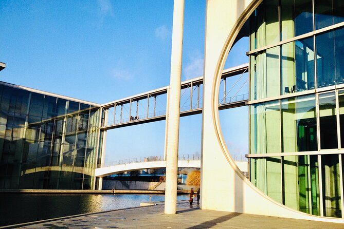 Private Taxi Tour of Berlin East and West and Neighbourhood approx. 4-6h - Frequently Asked Questions