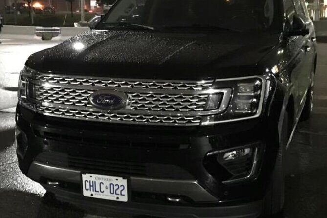 Private Toronto Airport Transfer Service to City centre Toronto - The Experience: From Landing to Downtown