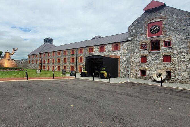 Private Tour , Blarney Castle, jameson Distillery and Cobh. - Key Points