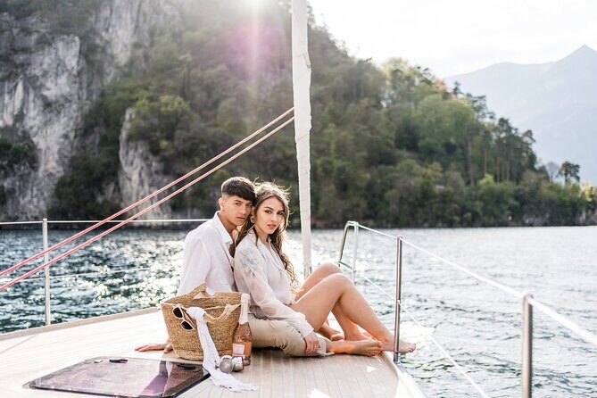 Private Tour by Modern Sailboat Lake Como with Aperitif - Santa Maria Rezzonico and Menaggio