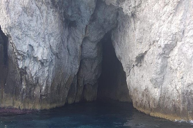 Private tour - Sea Caves and Natural Wonders
