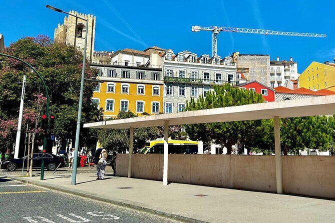 Private Tour DE Tuk Tuk Chiado and Bairro Alto in Lisbon - Exploring the Itinerary: What to Expect