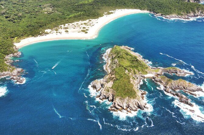 Private Tour EN Lancha POR las Bahías DE Huatulco - An In-Depth Look at the Huatulco Bay Tour