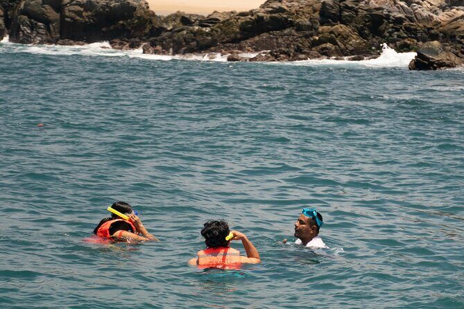 Private Tour EN Lancha POR las Bahías DE Huatulco - Who Should Consider This Tour?