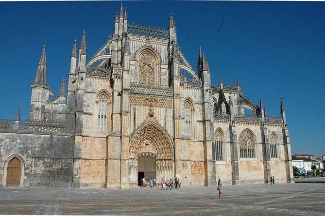 Private Tour Fátima, Batalha, Nazaré and Óbidos from Lisbon - FAQ