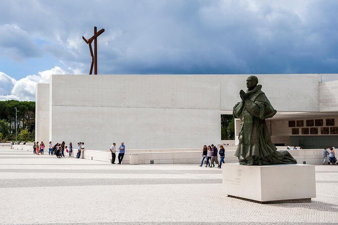 Private Tour Fátima, Nazaré, and Óbidos Day Trip from Lisbon - The Cost and Value