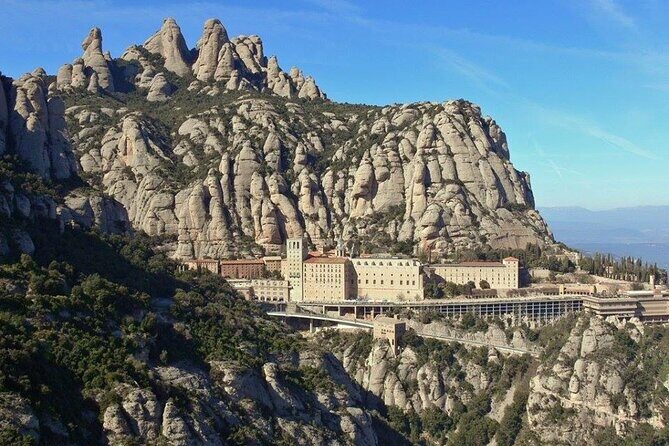 Private Tour from Barcelona to Montserrat (with guide) - Exploring the Private Tour from Barcelona to Montserrat (with guide)