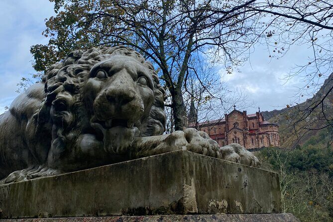 Private Tour from Oviedo to Covadonga, lakes, & sailors villages - Who Should Consider This Tour?