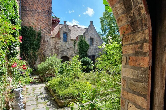 Private tour: From your hotel + see the Madonna of Michelangelo - FAQ  