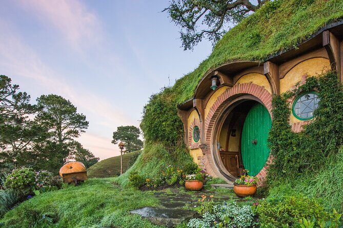 Private Tour: Hobbiton Movie Set & Hamilton Gardens Experience - FAQs