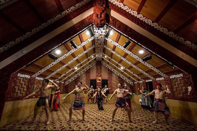 Private Tour - Hobbiton Movie Set & Te Puia (Rotorua) - Key Points