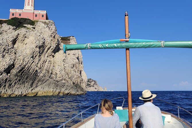 Private tour in a typical Capri boat - Key Points