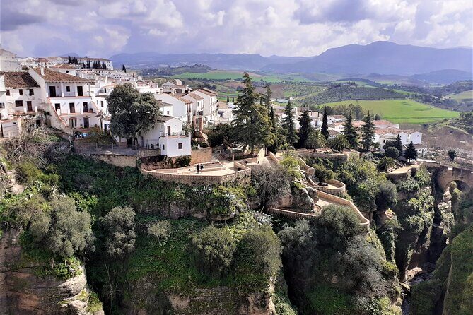 Private tour in Ronda with hotel or shore pickup on Costa del Sol - The Experience: What Travelers Say