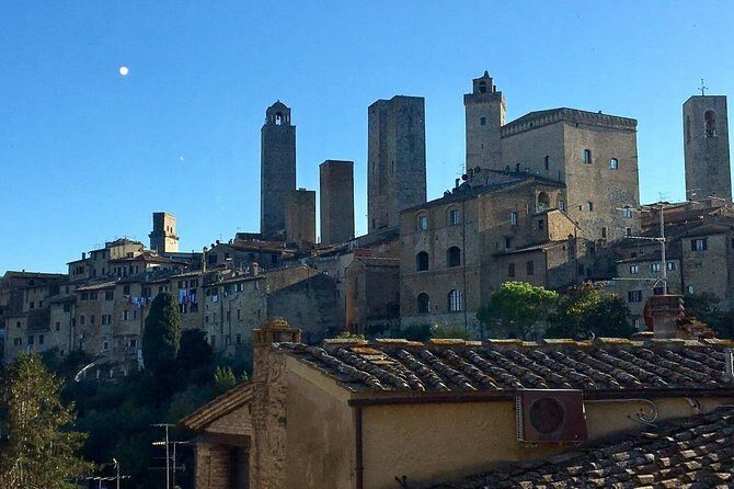 Private Tour in San Gimignano - Piazza Della Cisterna: The Heart of San Gimignano