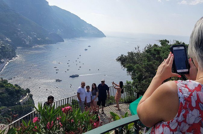 Private Tour of Amalfi Coast with our English - speaking drivers - Flexible Lunch and Scenic Drive