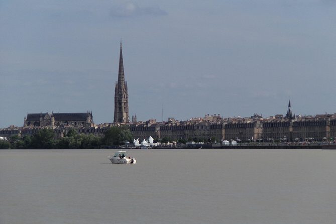 Private tour of Bordeaux by a Bordeaux historian - An In-Depth Look at the Bordeaux Private Tour