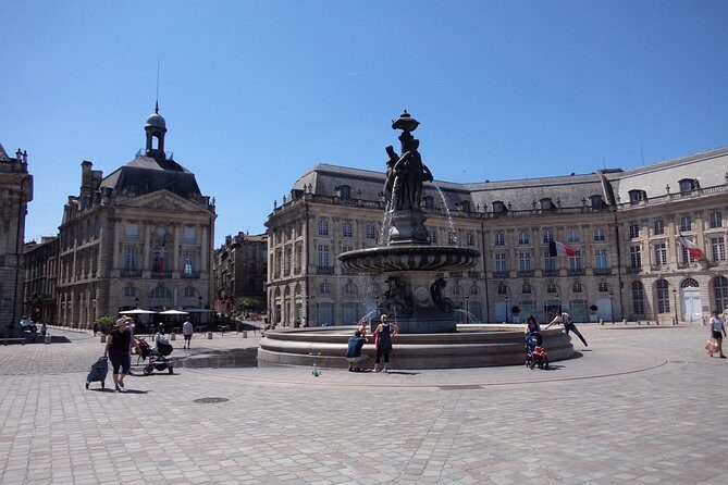 Private tour of Bordeaux by a Bordeaux historian - Frequently Asked Questions