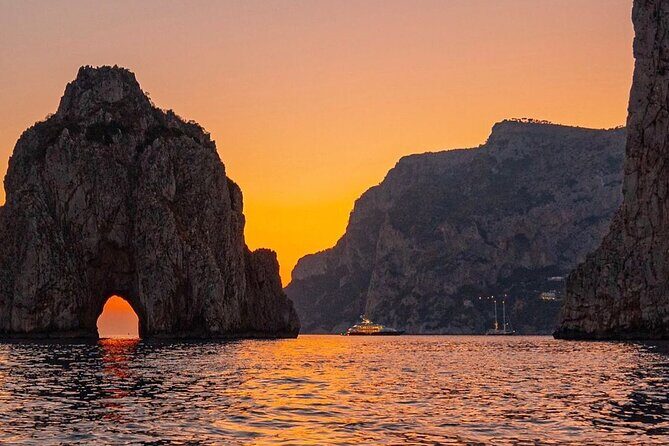 Private Tour of Capri by Boat at Sunset with Aperitif - Why Choose a Private Sunset Boat Tour in Capri?