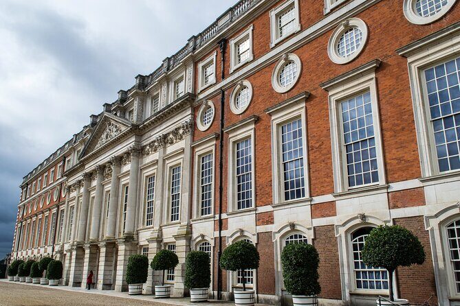 Private Tour of Hampton Court Palace with Award-Winning Architectural Historian - What You Get for Your Money