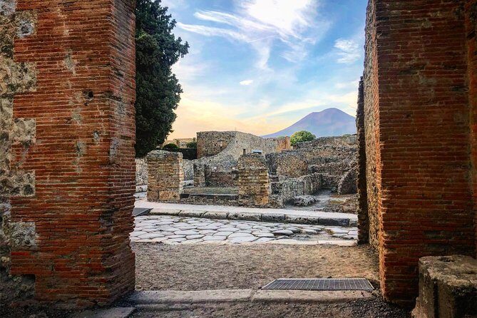 Private Tour of Pompeii with Skip-the-Line Access - What to Expect at the Meeting Point and During the Tour