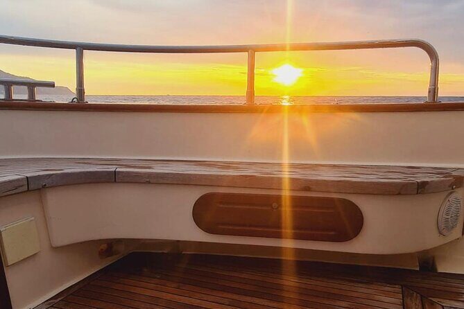 Private Tour of the Island of Capri by Boat and Visit to the Caves - The Sum Up