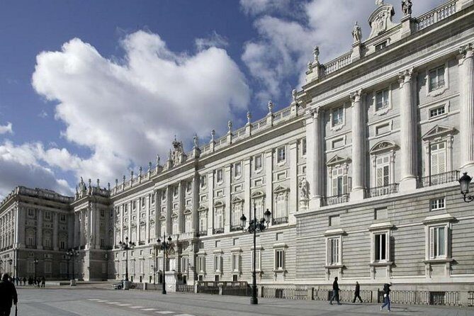Private tour of the Royal Palace of Madrid - Key Points  