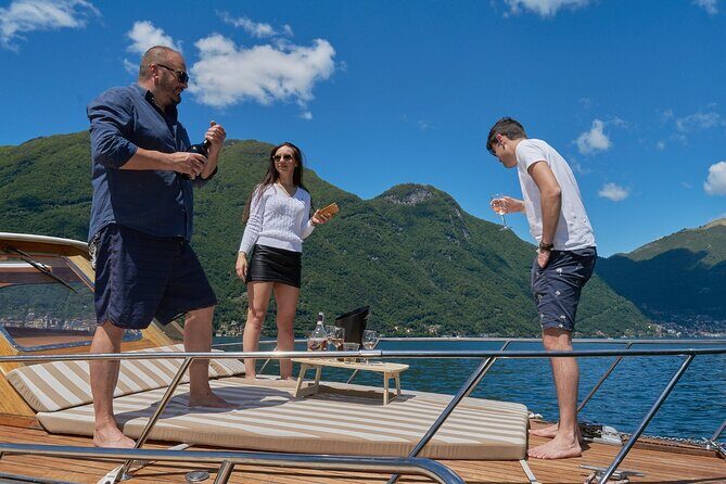Private Tour Open Bar Classic Wooden Boat Lake Como 2H 4H - The Experience in Detail