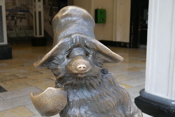 Private Tour: Paddington Taxi Tour of Filming Locations - The Role of the Guide: Knowledge and Enthusiasm