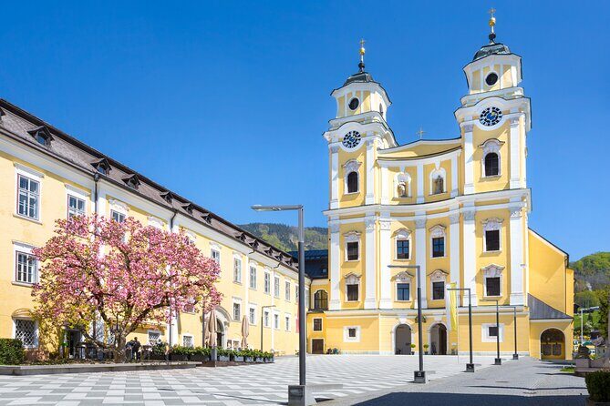 Private tour Salzburg - Mondsee - St. Gilgen with local driver - The Sum Up