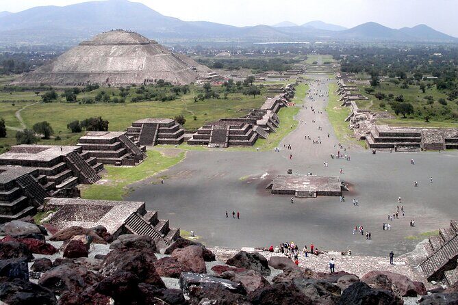 Private Tour: Teotihuacan Pyramids and Shrine of Guadalupe with lunch - Exploring the Itinerary in Detail