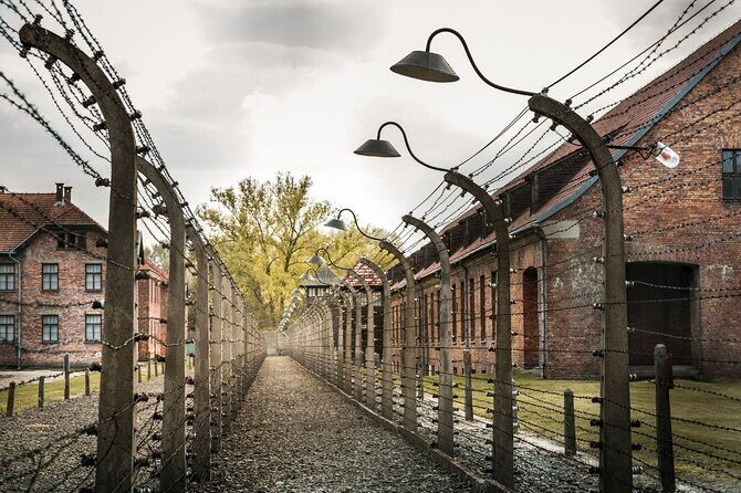 Private Tour to Auschwitz from Prague - Key Points
